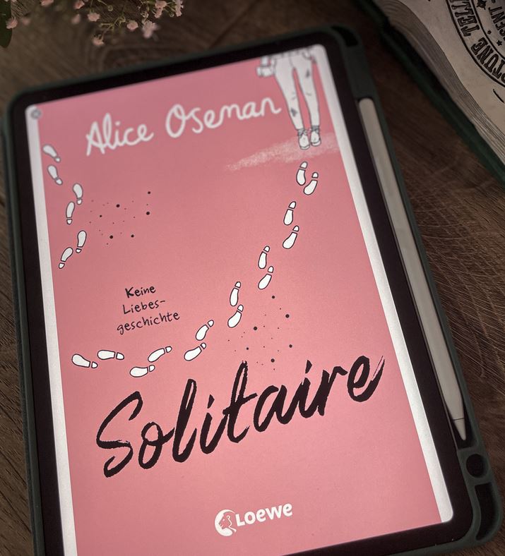 Rezension: Solitaire von Alice Oseman – trallafitti.blog